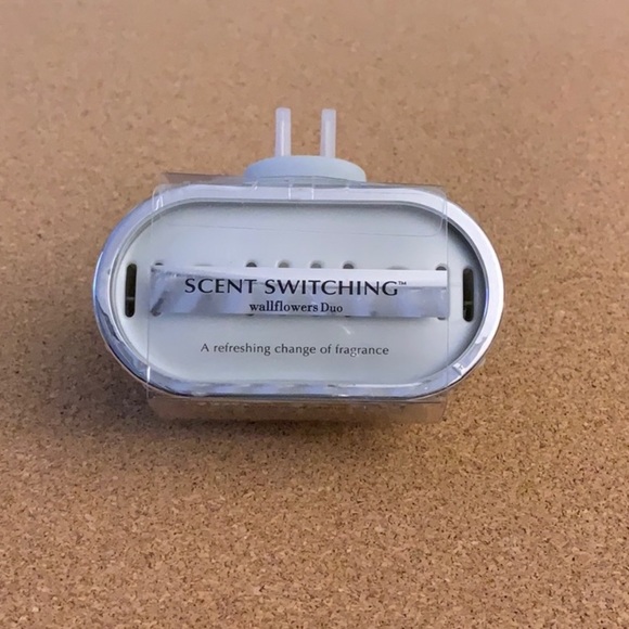 Bath & Body Works | Accents | Bbw Scent Switching Wallflowers Duo Plug ...